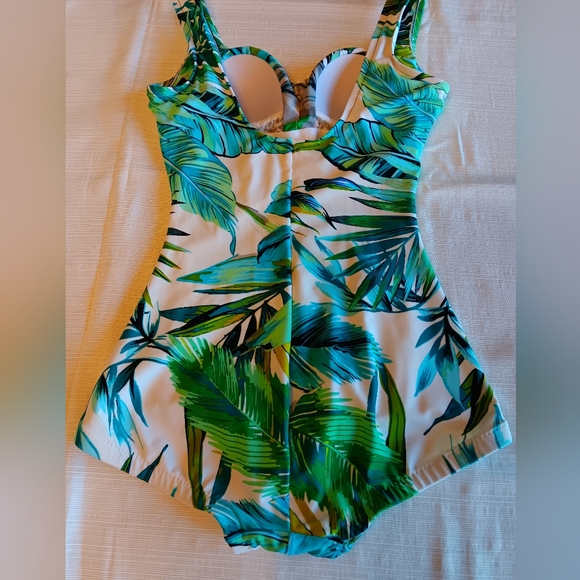Maxine of Hollywood | Swim | Maxine Of Hollywood Tropical One Piece ...